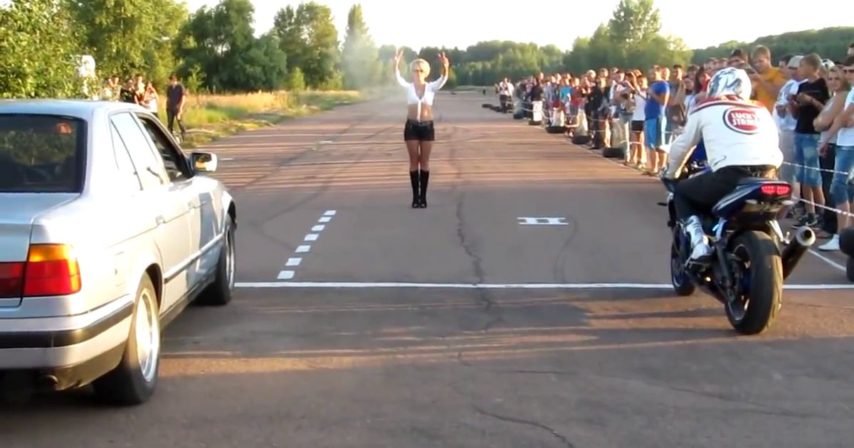 BMW proti cestnemu motorju - na koga stavite? - Avto-magazin.si