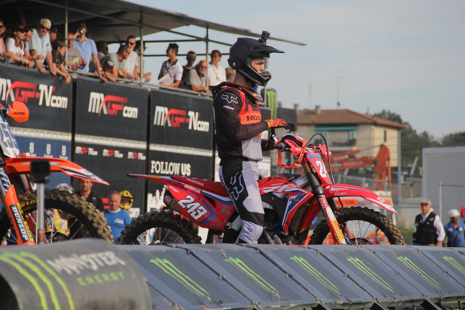 Tim Gajser bo nastopil na ameriškem spektaklu Monster Energy Cup ...