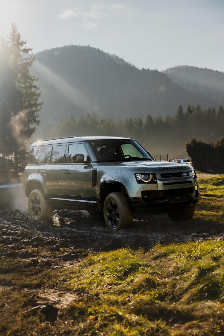 Reportaža: Land Rover Defender Driving Experience - Življenje v blatu ...