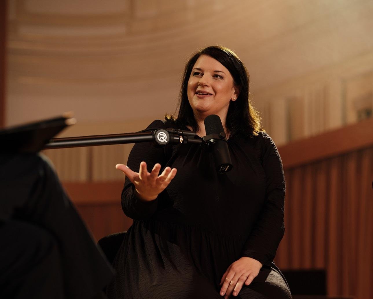 Podkast 1, 2,, 3, ... bis! Bepopova velika uspešnica v izvedbi Ane ...