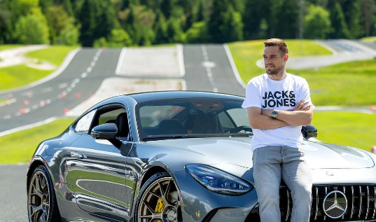 Timi Max Elšnik je lastnik te avtomobilske pošasti, prepoznate pa jo ...