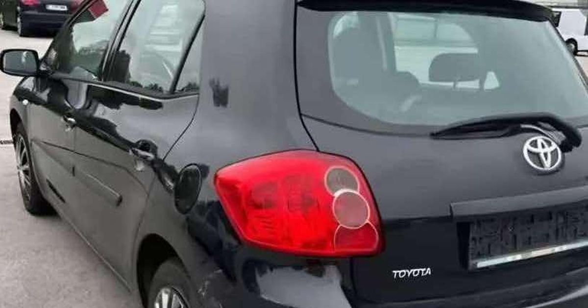 Oglas, ki je požel veliko smeha, pa tudi zgražanja. Ni pa jasno, ali mu je avto uspelo prodati ...